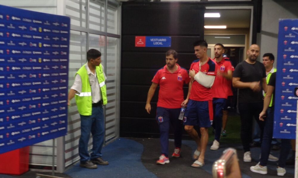 El defensor Leizza de Tigre sufre una lesión en el hombro izquierdo ...