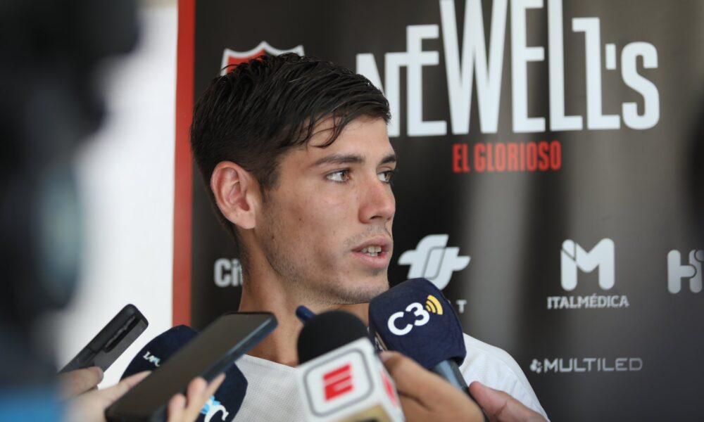 "Es una oportunidad única para mí jugar en Newell's", afirmó el volante ...